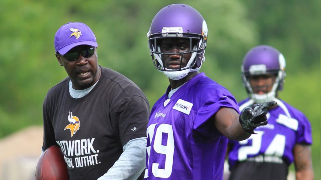 Jack Tocho Signs Reserve/Futures Deal With Vikings