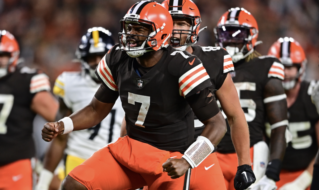 College Football Playoff to Expand from 4 to 12 by 2026 - Pack Insider