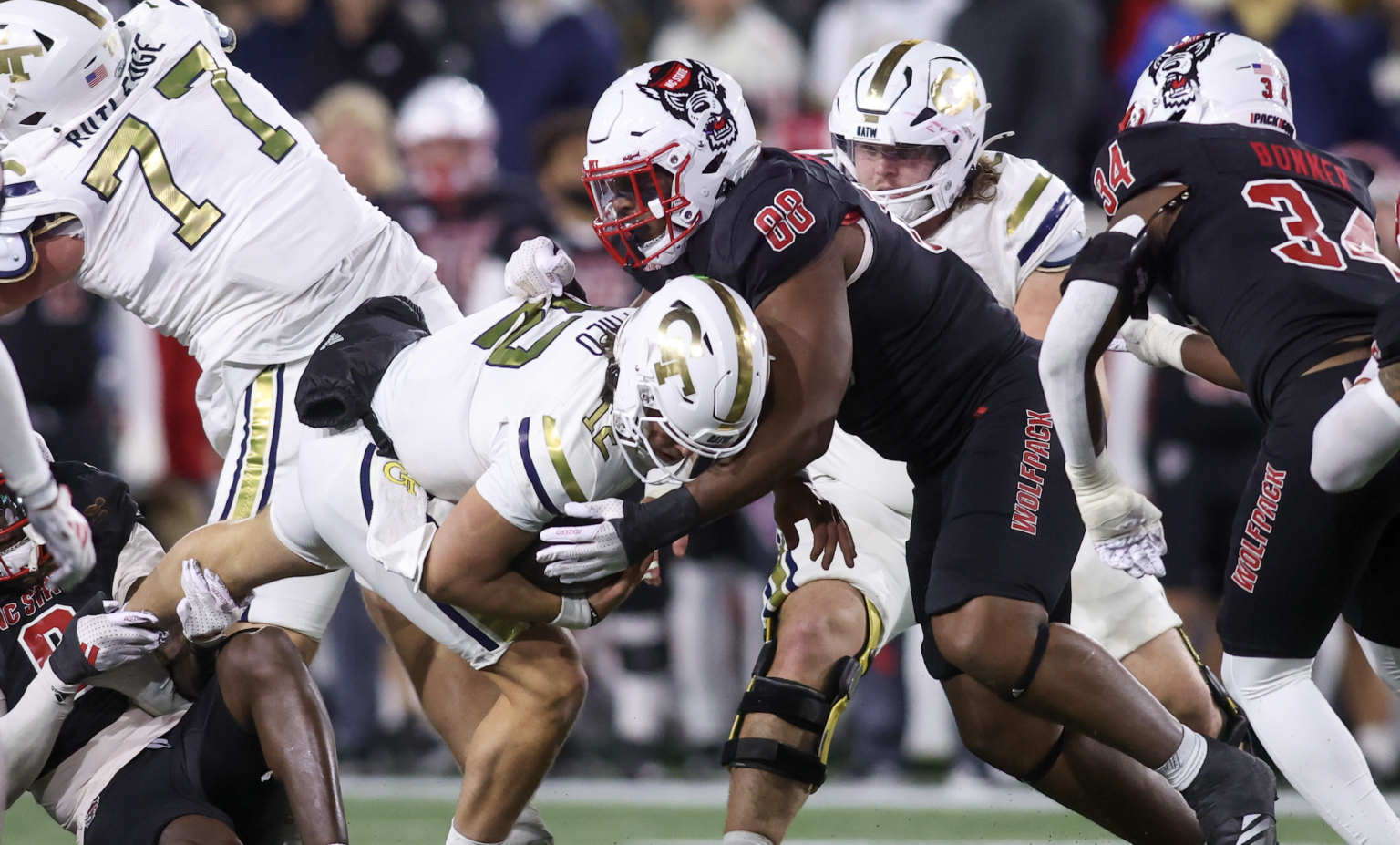 NC State DE Isaiah Shirley Re-Signs With Savage Wolves for 2025
